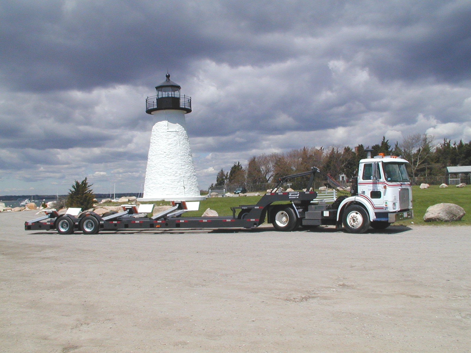 Boat Hauling | Boat Storage | Submersible Trailers