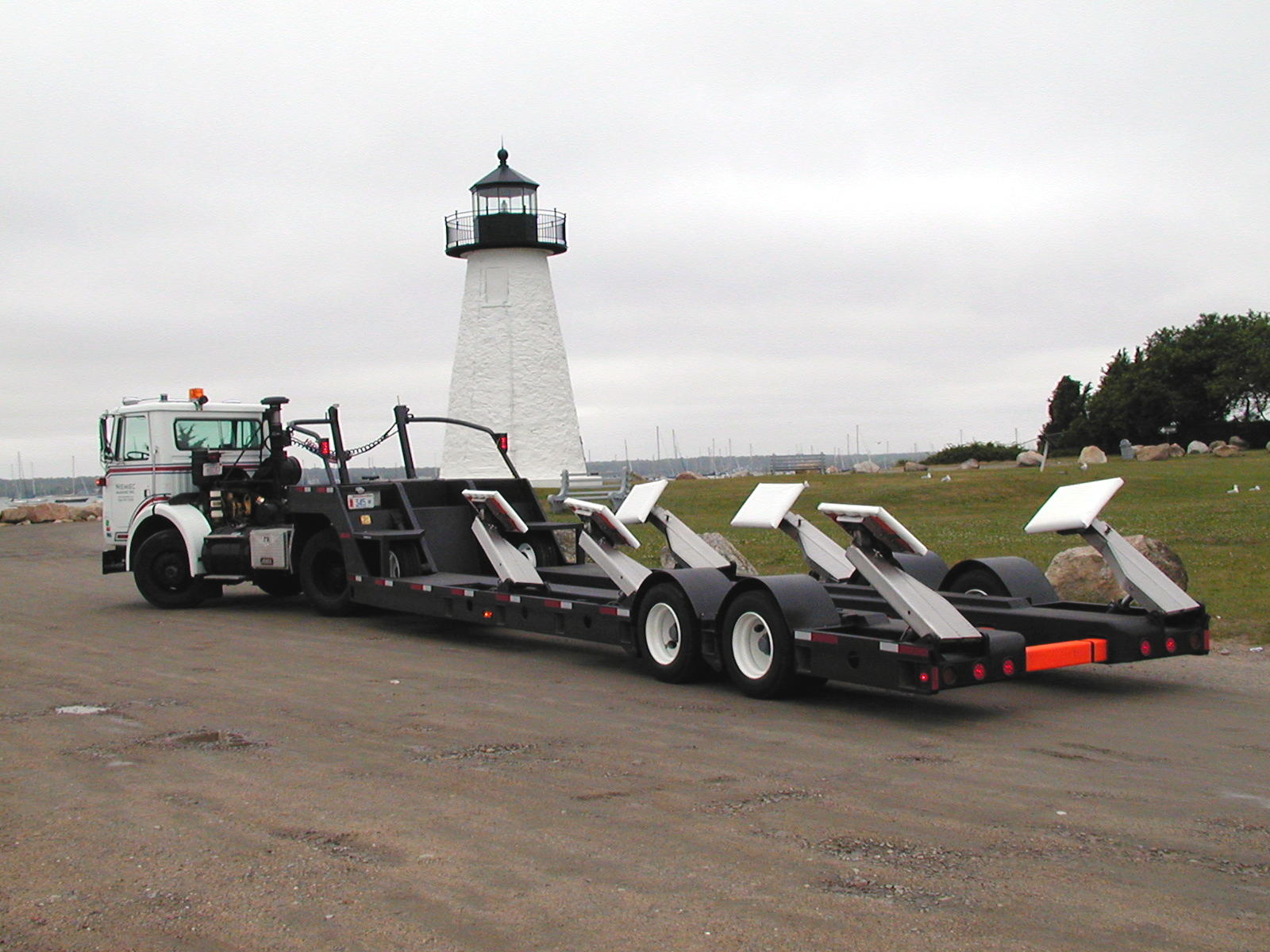 Boat Hauling | Boat Storage | Submersible Trailers