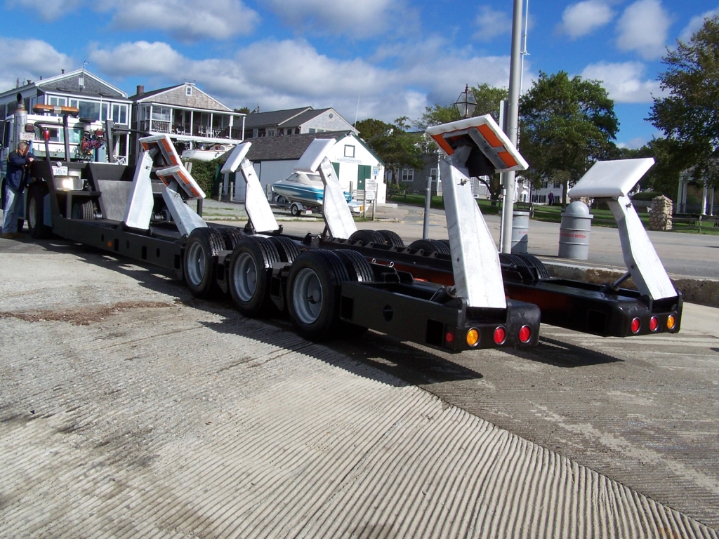 Boat Hauling | Boat Storage | Submersible Trailers
