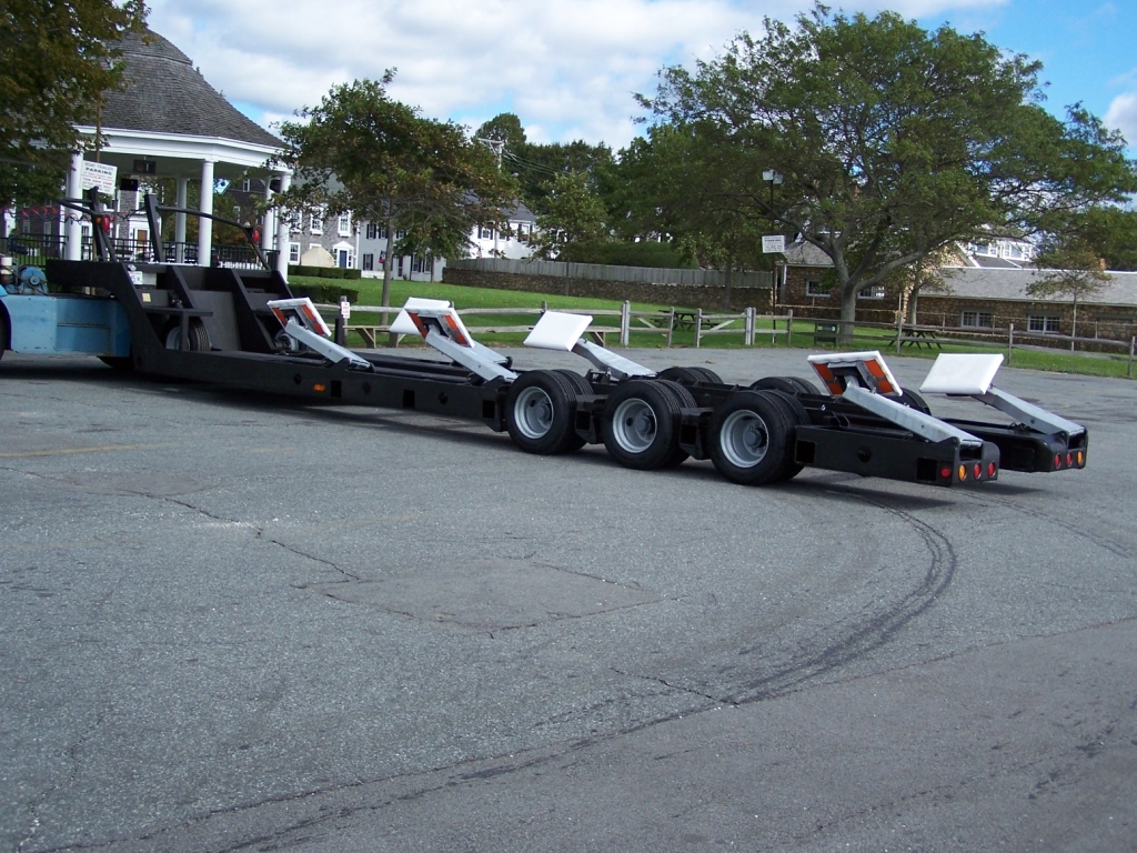 Boat Hauling | Boat Storage | Submersible Trailers