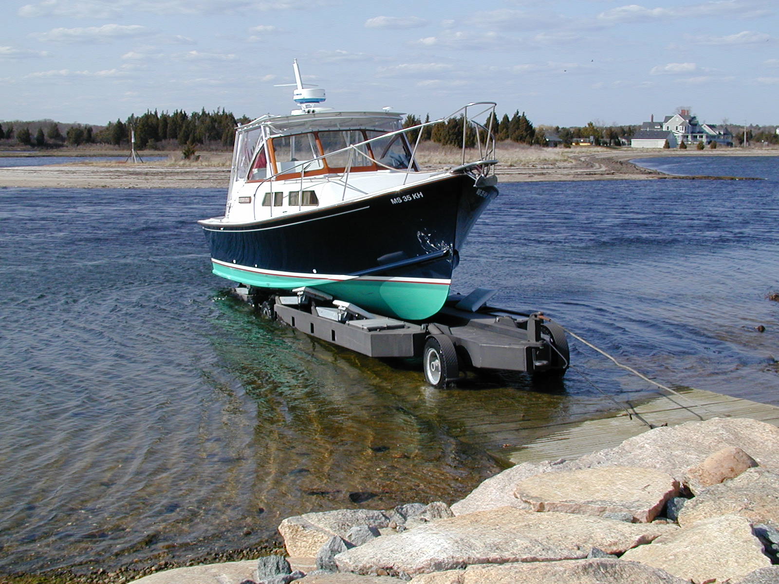 Boat Hauling | Boat Storage | Submersible Trailers