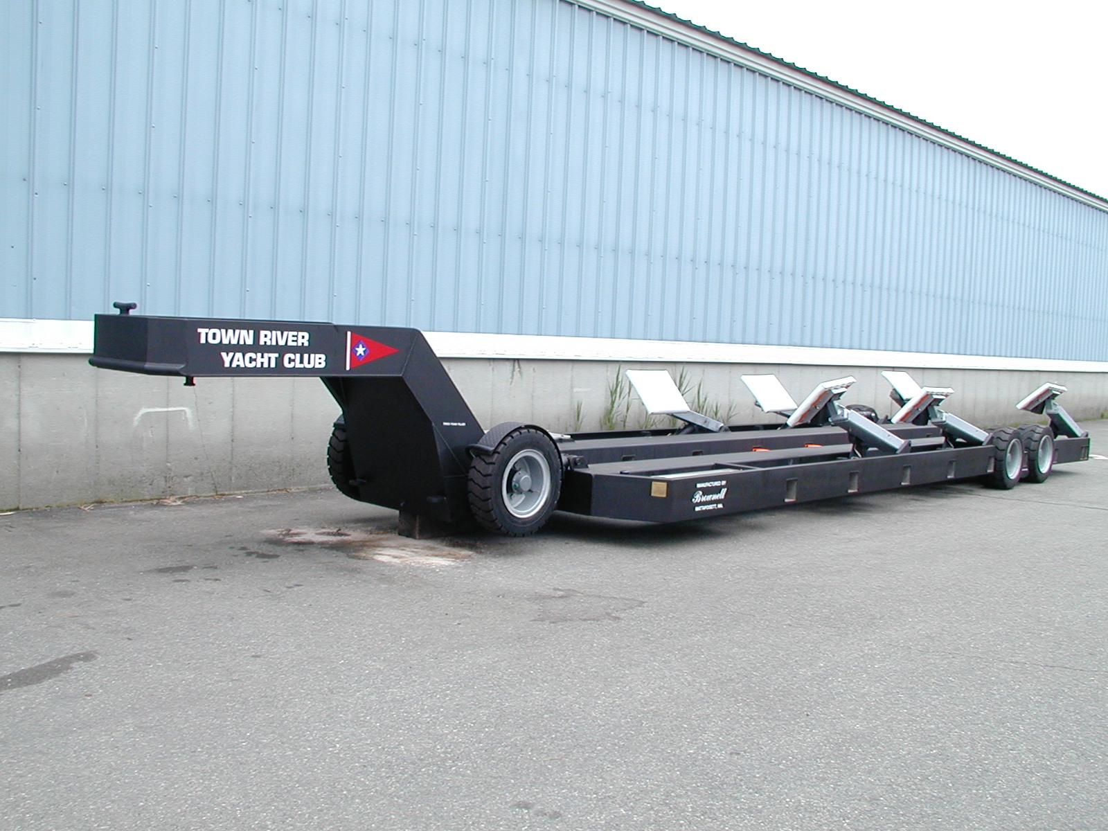 Boat Hauling | Boat Storage | Submersible Trailers